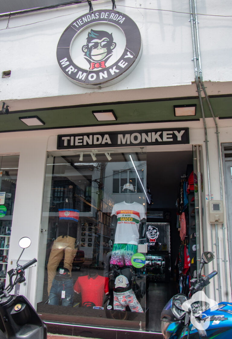 TIENDA MR MONKEY CENTRO - Viaje de Locos